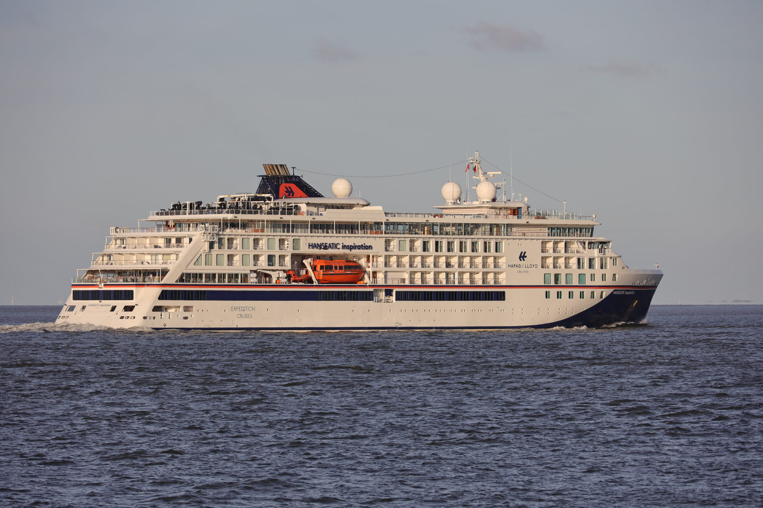Kreuzfahrtschiff HANSEATIC INSPIRATION – ship-spotting.de