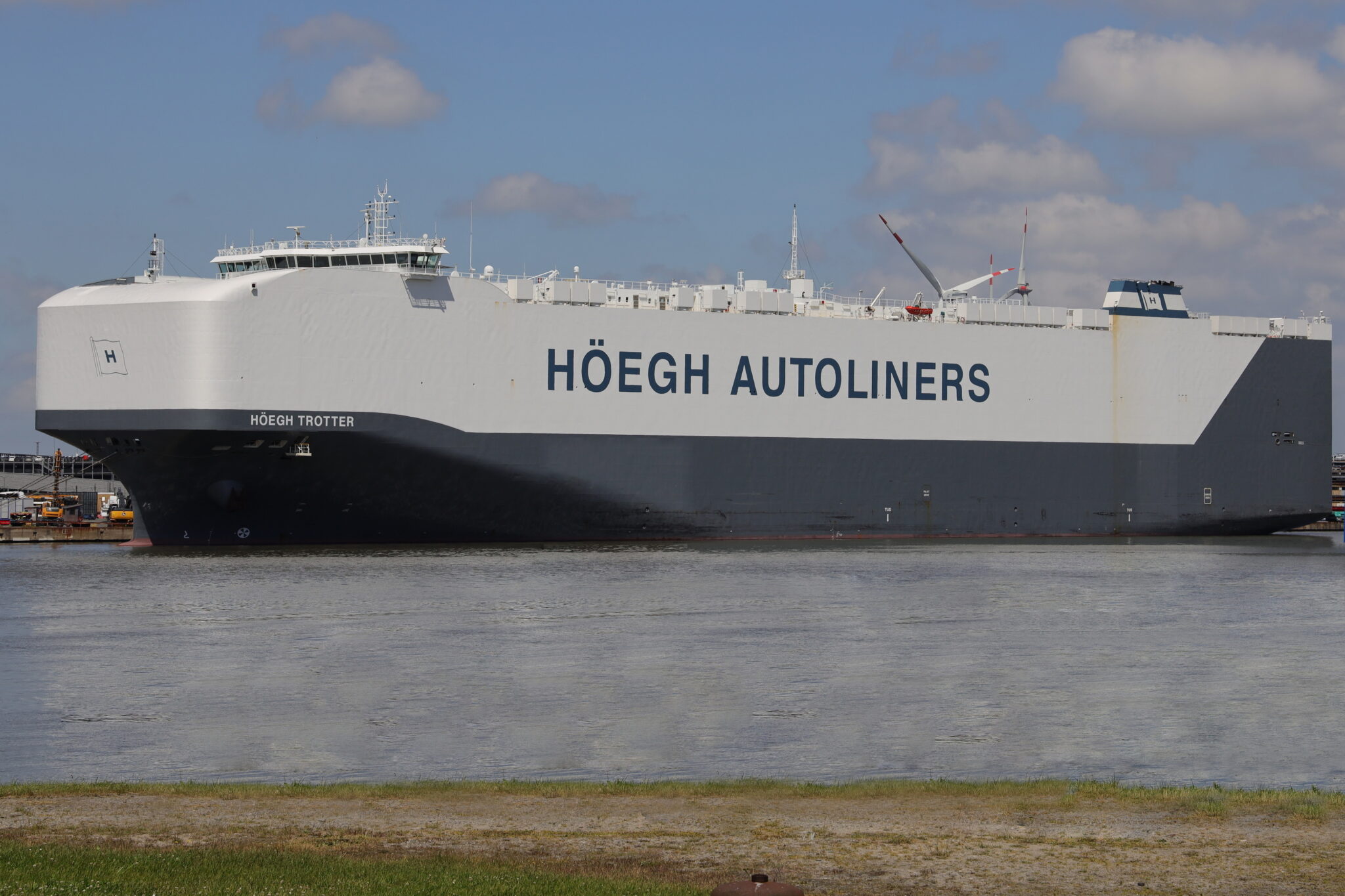 Autotransporter HÖEGH TRAPPER – ship-spotting.de