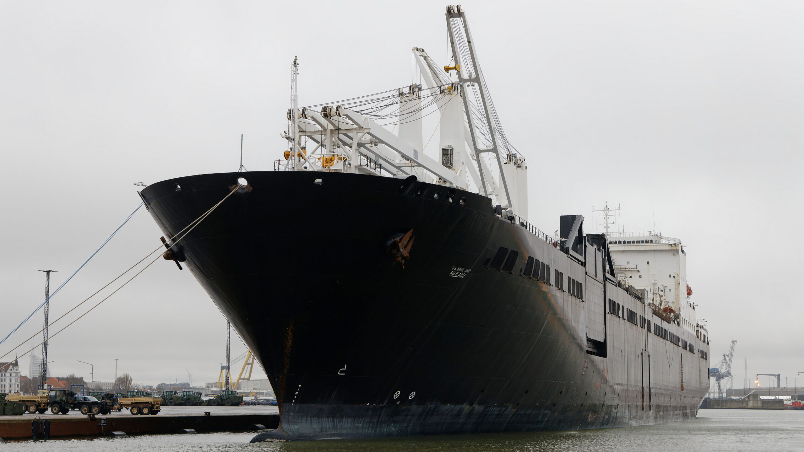 Ro-Ro Frachtschiff / Militärtransporter USNS PILILAAU – ship-spotting.de