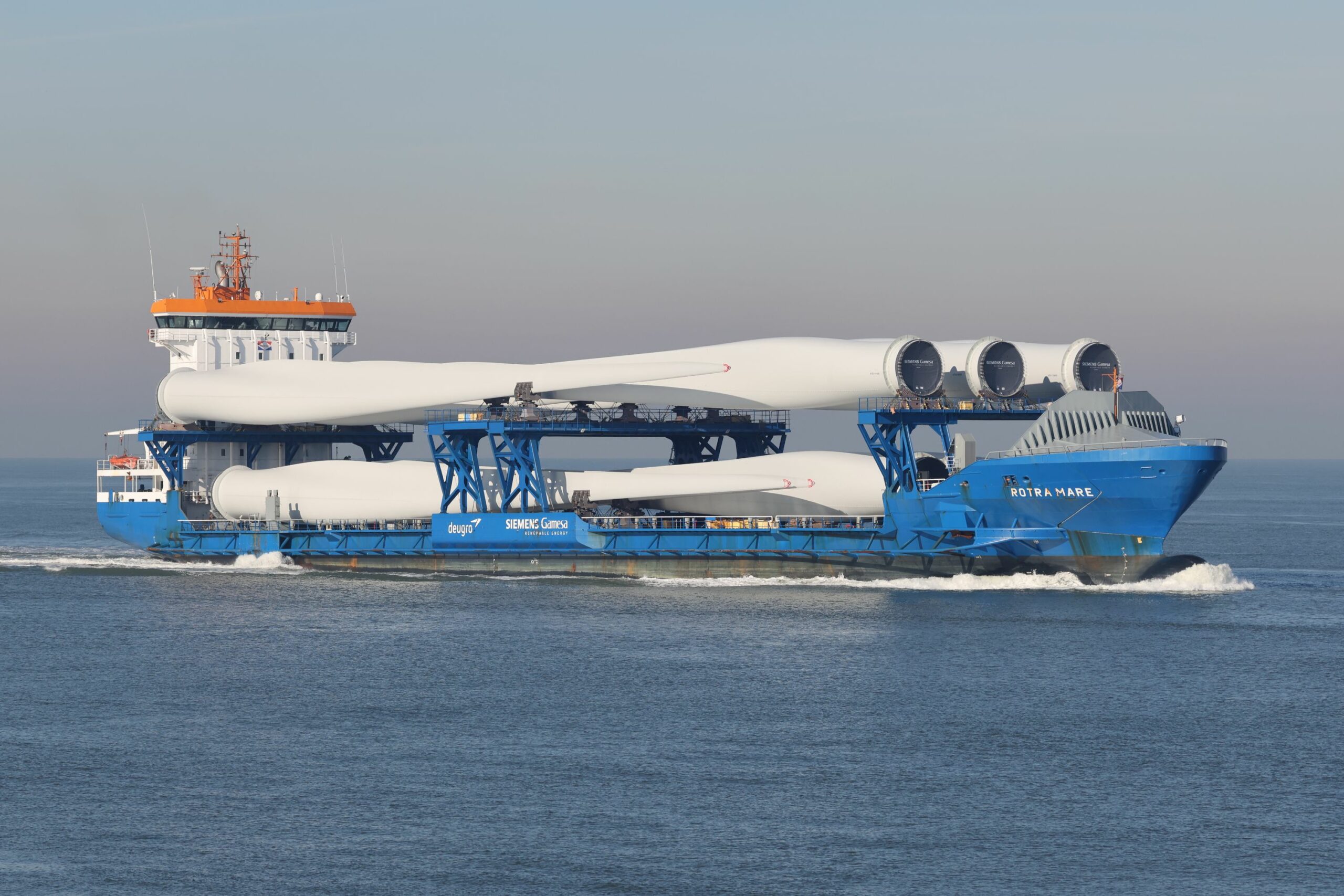 Schwerlastschiff / Ro-Ro Frachtschiff ROTRA MARE – ship-spotting.de