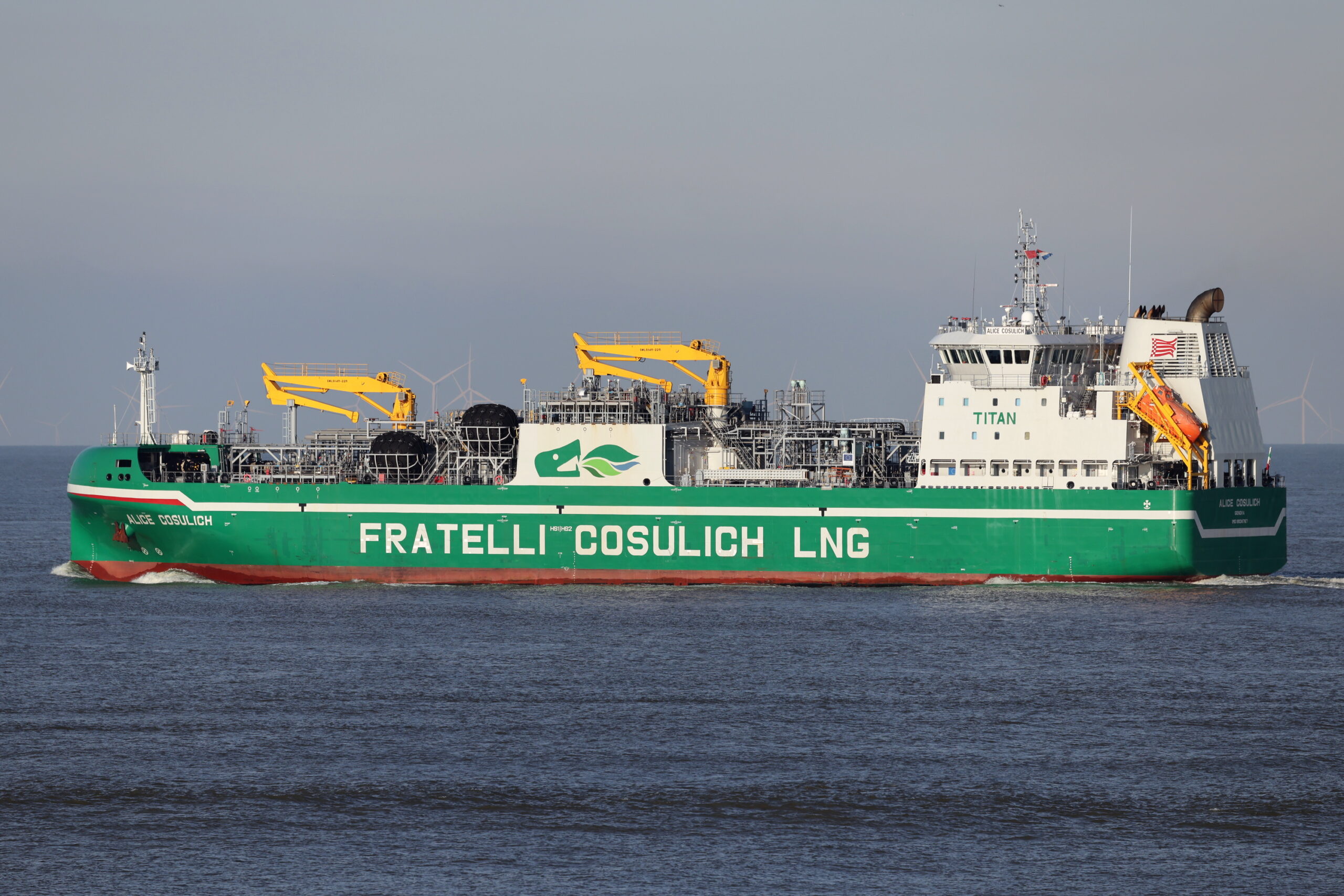 LNG Bunkerschiff / Tanker ALICE COSULICH – ship-spotting.de