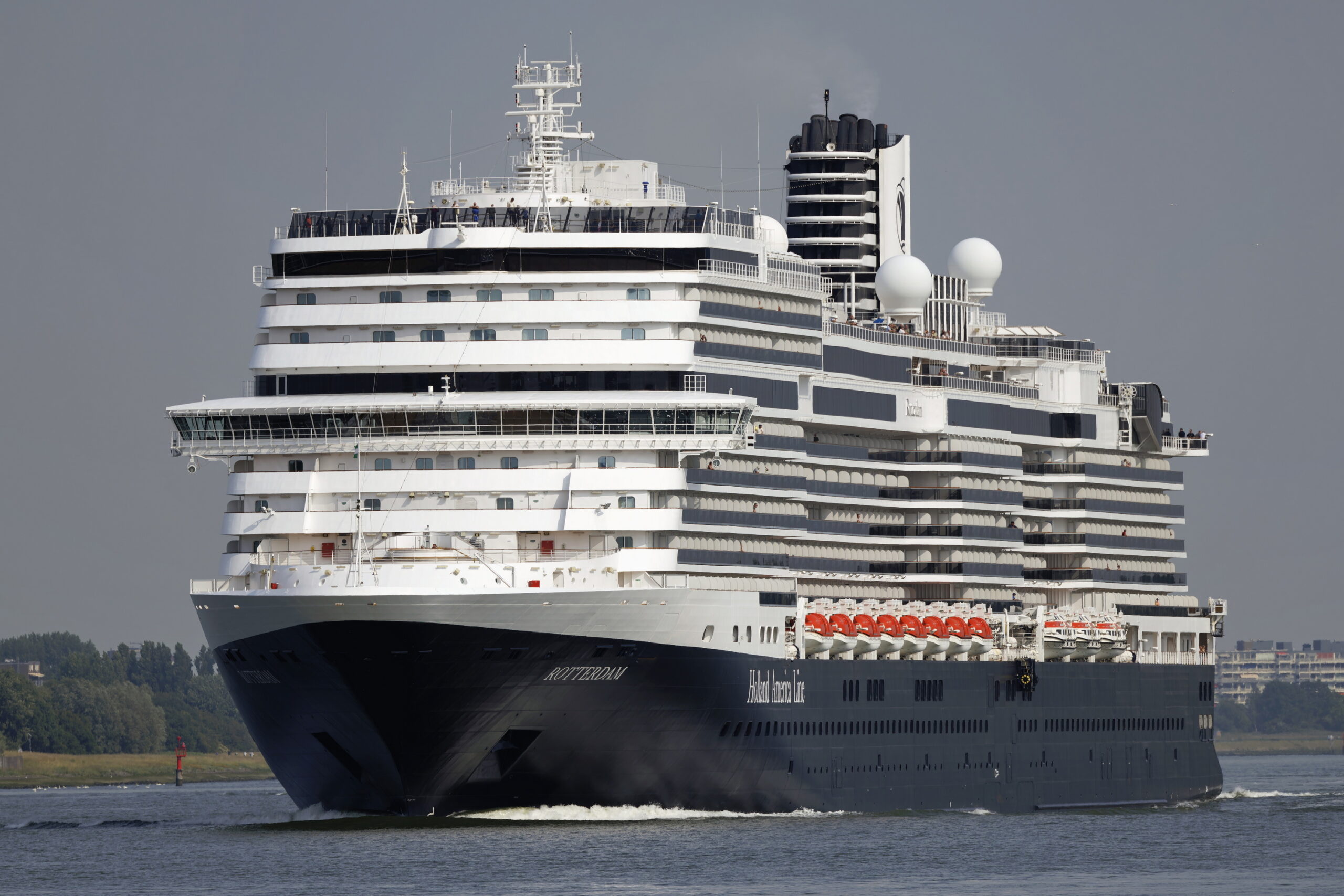 Kreuzfahrtschiff ROTTERDAM – ship-spotting.de